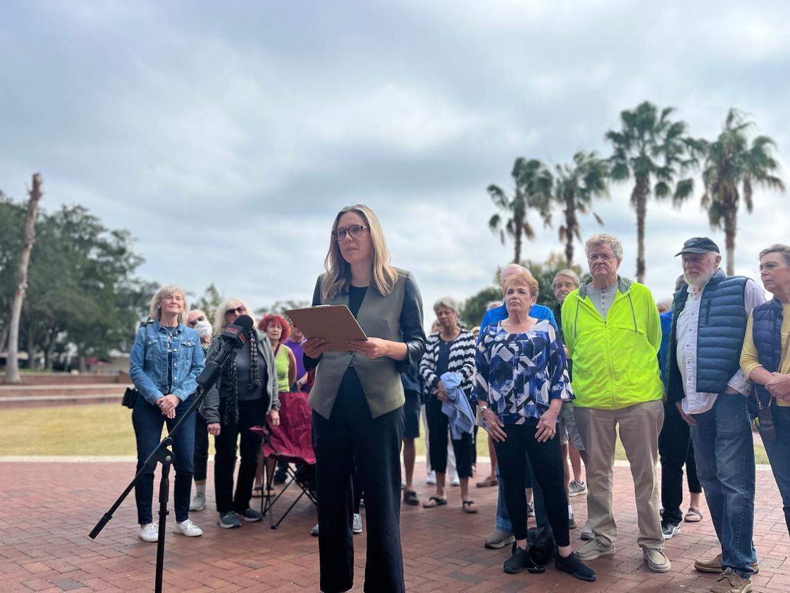 Annie Andrews talks with residents, visits Beaufort County SC | Hilton ...